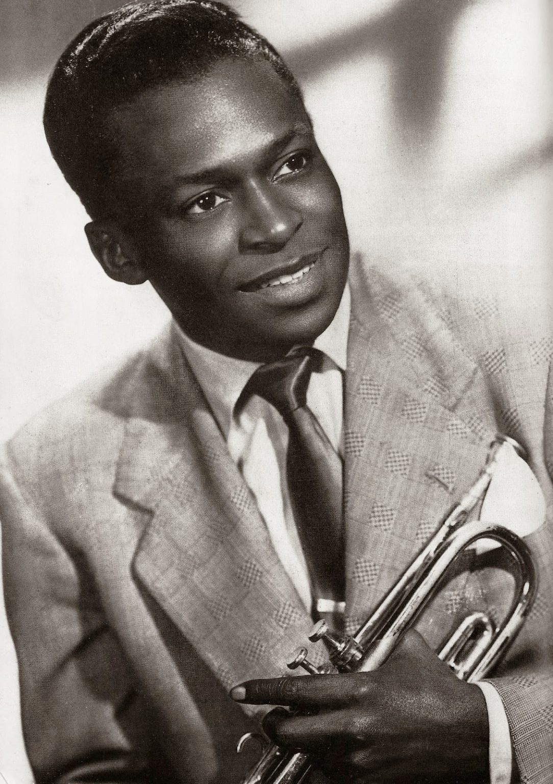 Miles Davis: Sus Inicios como Persona y como Músico. – Los latidos del Jazz